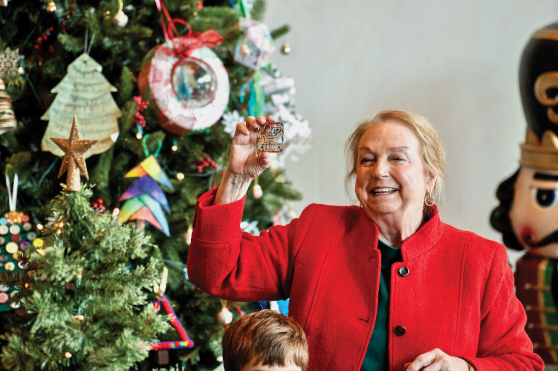 First Lady Justice unveils ornament | News, Sports, Jobs - The ...